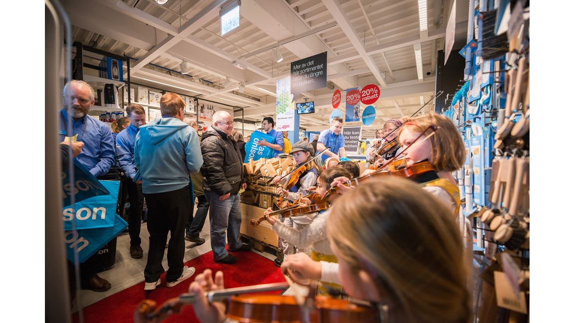 Clas Ohlson öppnade idag ny butik i Ängelholm - about.clasohlson.com